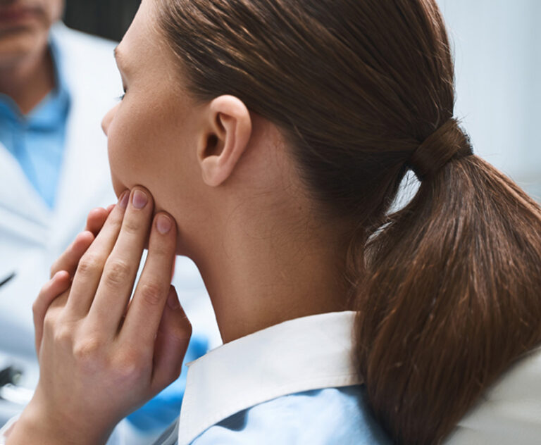 Focus ascesso dentale: cause, sintomi e cura - Garda Odontoiatria